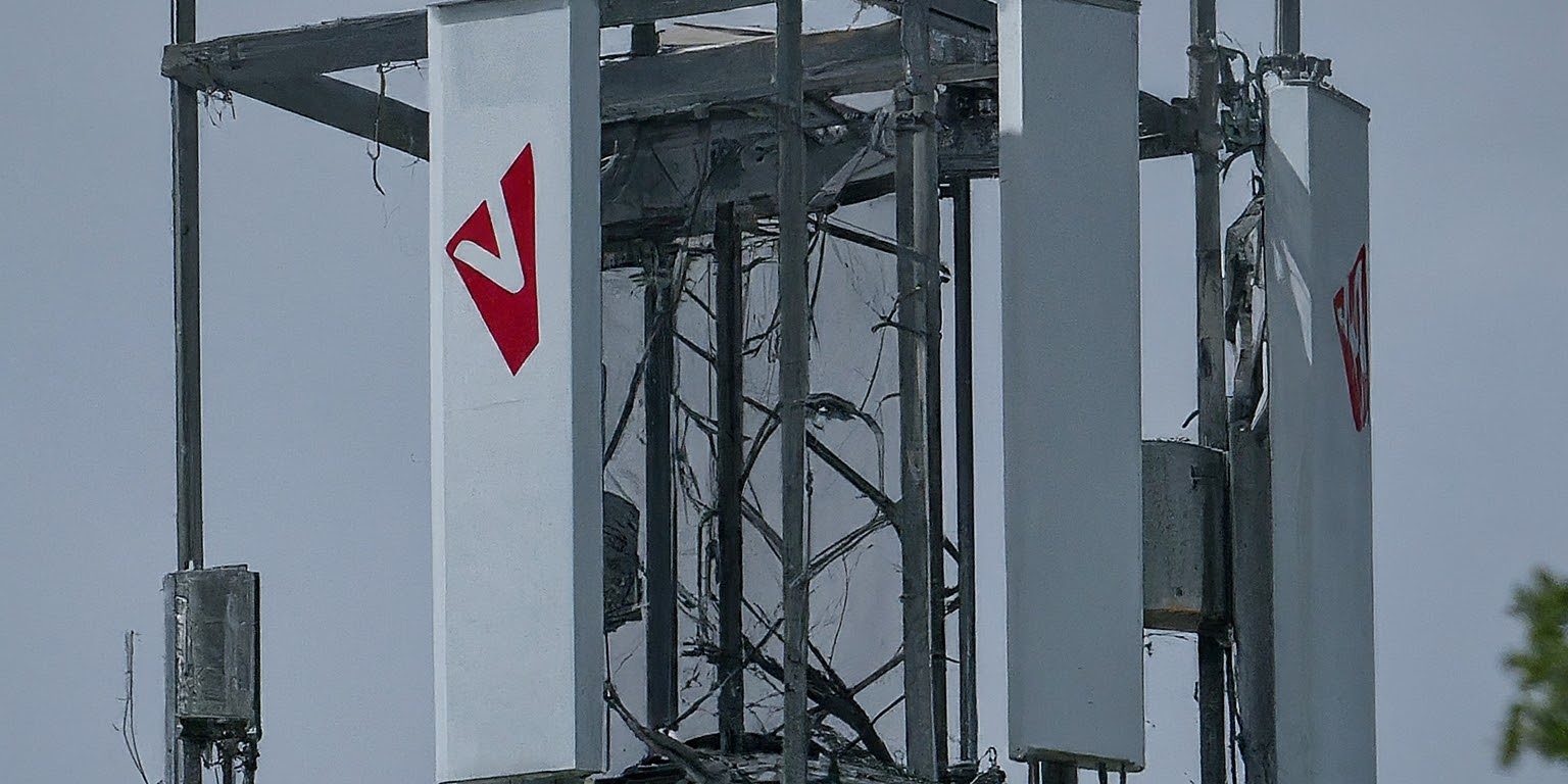 Who Uses Verizon Towers? An Extensive Look at the Verizon Network ...